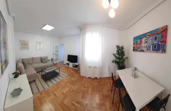 Palacio Real Apartamento 2 Habitaciones Vistillas - Madrid