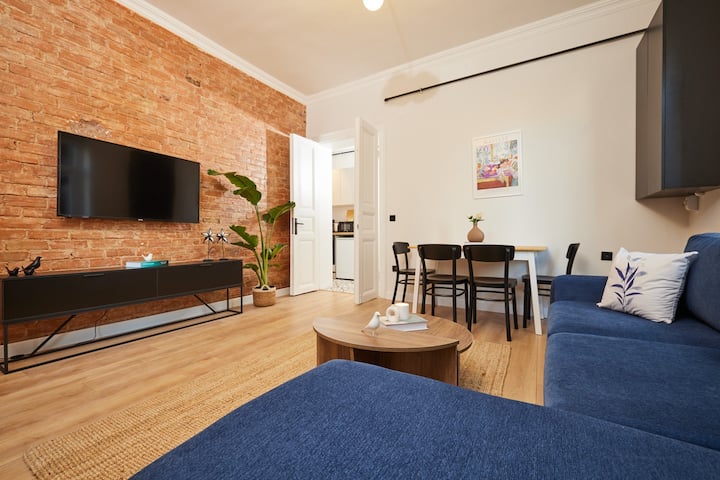 Stunning 3br 2bath Ac In Center - Estambul