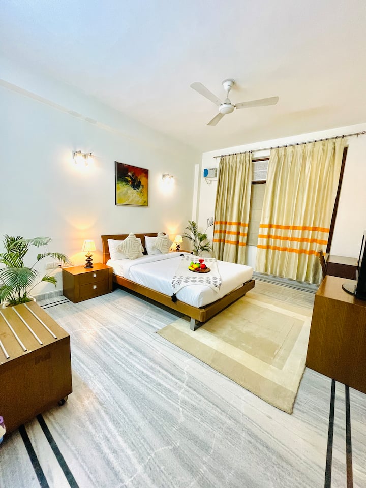 Modern And Comfort 3bhk Service Apartment, Sec 45 - Gurugram