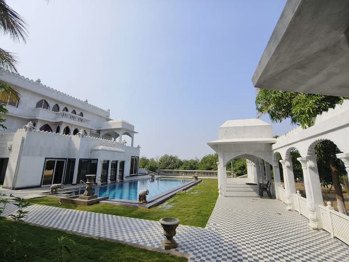 Diu Holiday Rentals & Homes - Dadra and Nagar Haveli and Daman and Diu ...