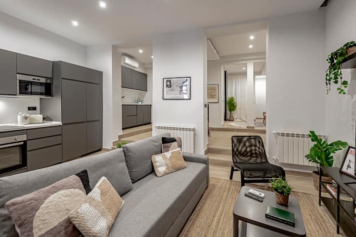 Stunning And Spacious Flat At  Las Letras - Atocha - Madrid
