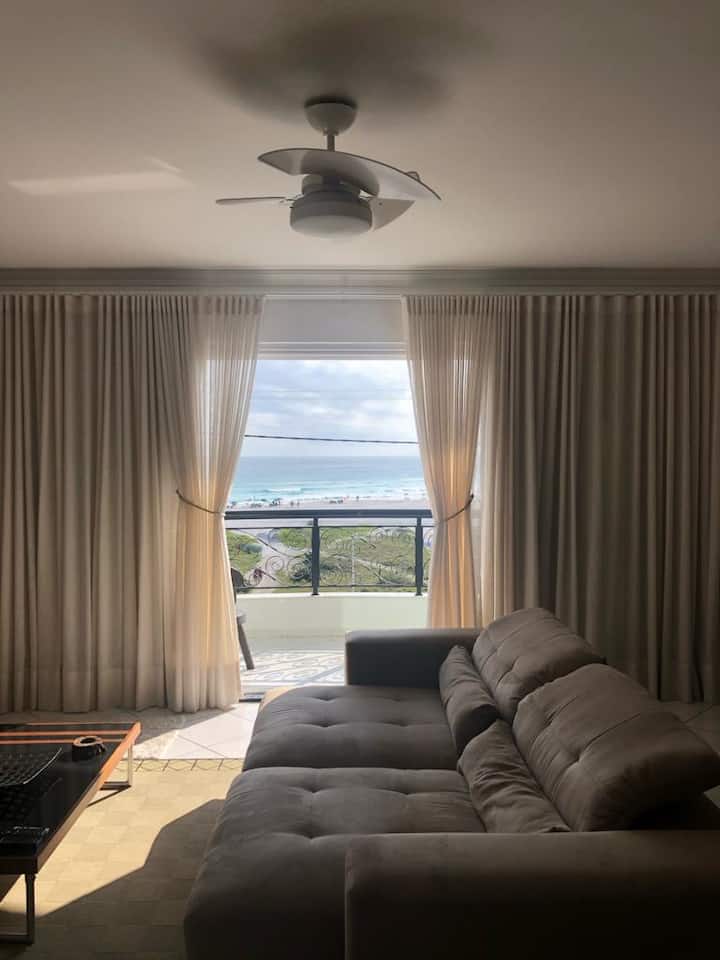 Arraial Do Cabo, Praia Grande De Frente Para O Mar - Arraial do Cabo