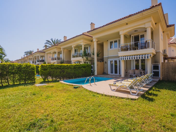 ÇAlış'ta Denize Sıfır 8 Kişilik - Fethiye
