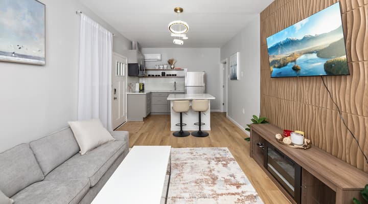 "Modern 1bd/1ba" - Charlotte