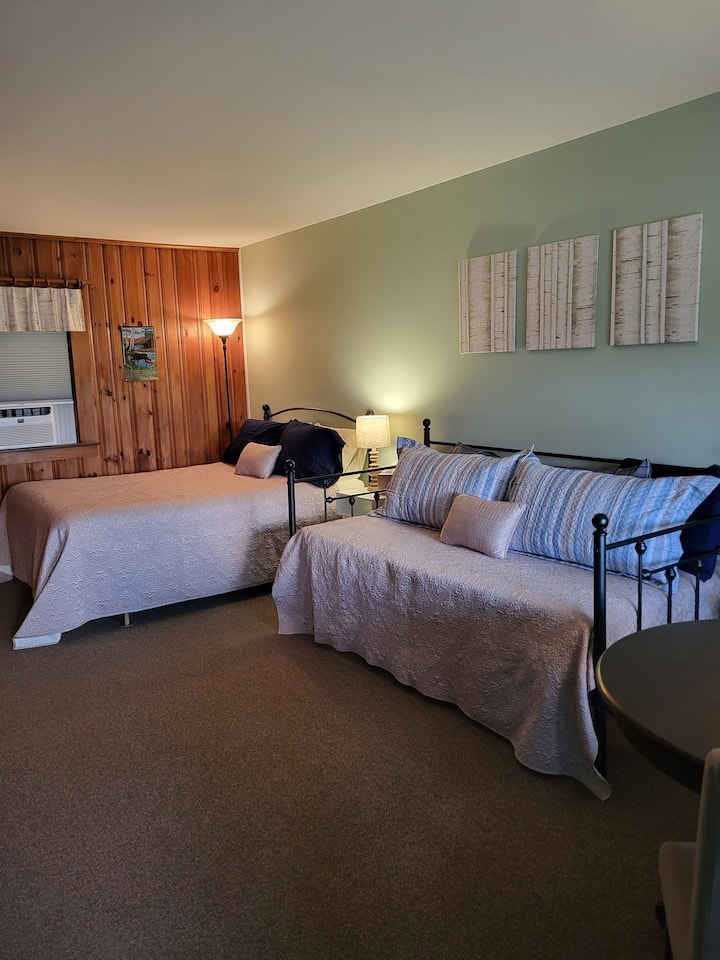 Birch Room - New Hampshire (State)