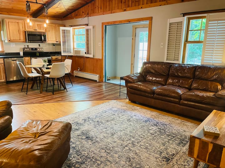 Family Friendly Home Short Walk To Lake Access - Laconia, NH