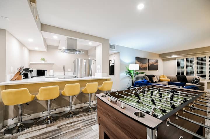 N9 2 Bedroom/2 Bath Condo| Center Strip | Sleeps 8 - Las Vegas