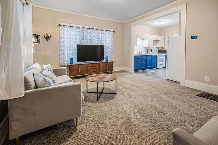 *Duplex Dandy ~ Pet-friendly 1br Modern Comfort! - Wichita, KS