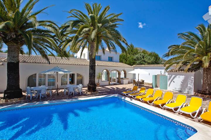 La Finca, 16 Bedrooms With 34 Beds In Javea - Benitachell