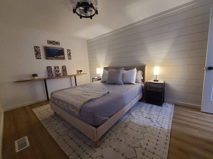 Woodside:cozy Home W/ Firepit, Deck, & Family Fun - Cuba, MO