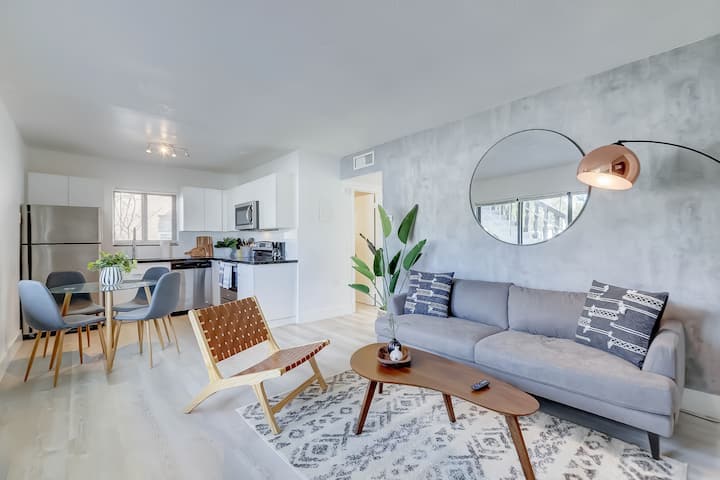 Chic Retreat: 2br Apartment! - Fort Lauderdale