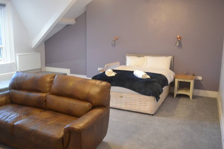 Large Spacious 2 Bed Suite - Sunderland