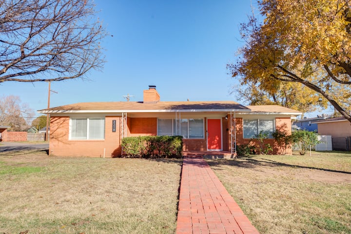 The Groovy Heart- Close To Ttu & Med Dist. - Lubbock, TX