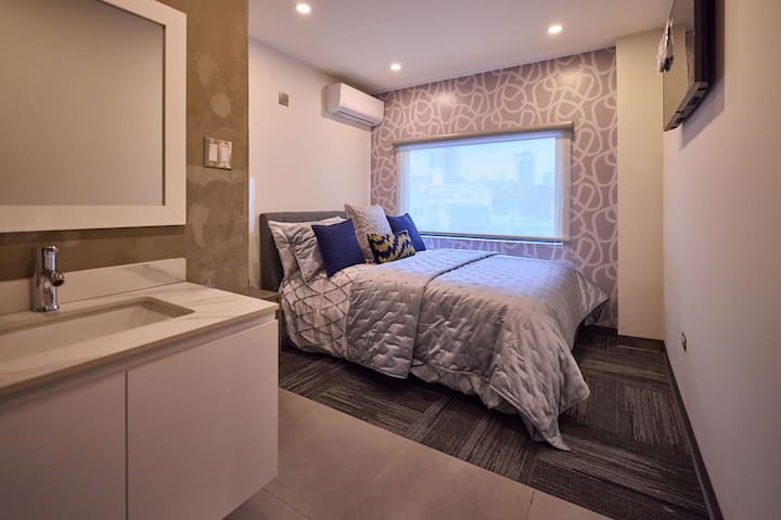 Olá: Boutique Hotel - Standard Queen Bed - San Juan