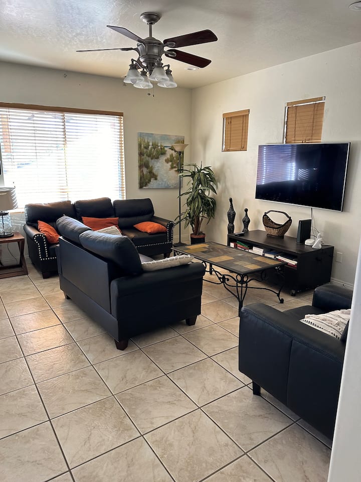 Whole House, Sleeps 8! - Apache Junction, AZ