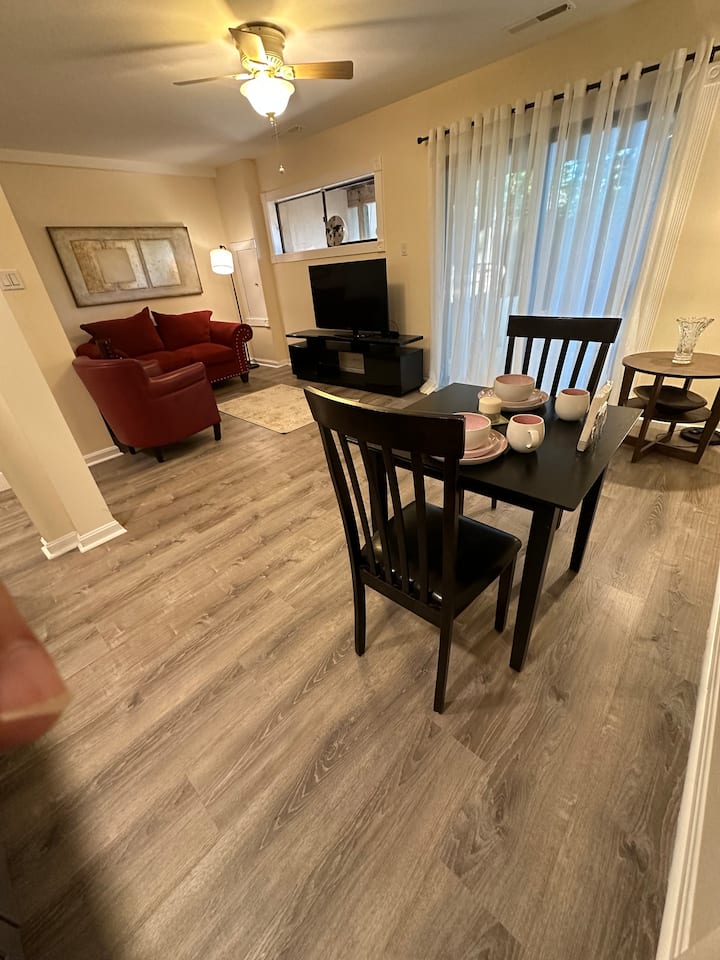 Modern, Private, 
Renovated - Reston, VA