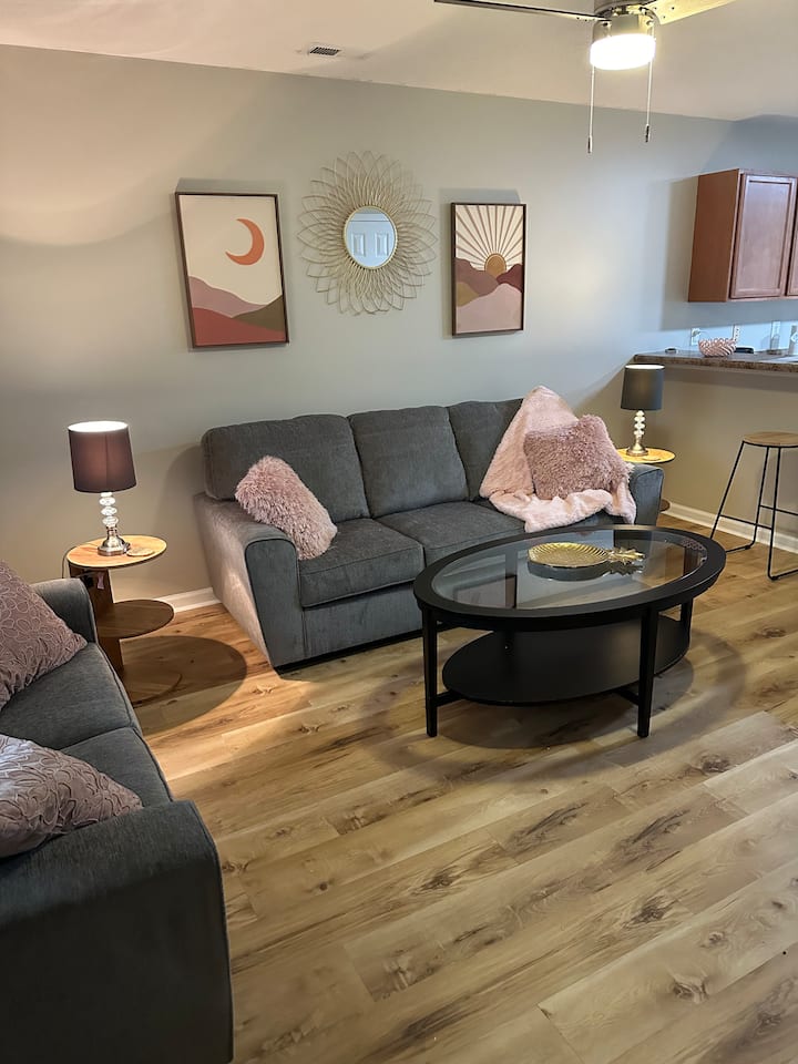 Charming Townhouse - Jacksonville, NC