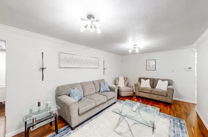 Gameroom-6 Total Beds-7 Tv's-spacious - Broken Arrow, OK
