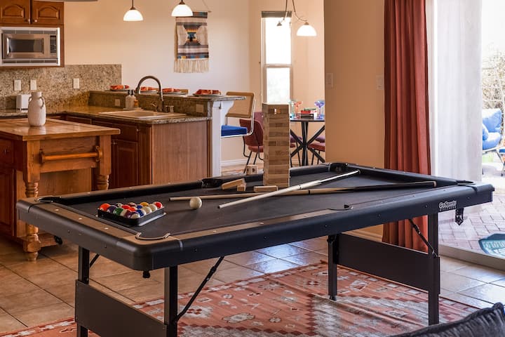 3300 Sq Ft | King Bed | Pool Table | Bbq Grill | - Albuquerque, NM