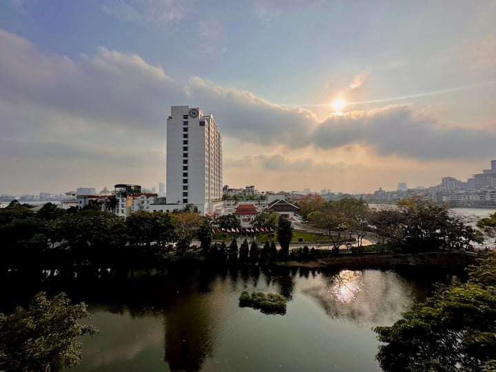 Top Class - Level/front Lake/2brs/10' Old Town - China