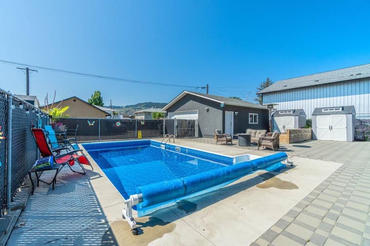 Serene Villa With Pool & Hottub - Kamloops