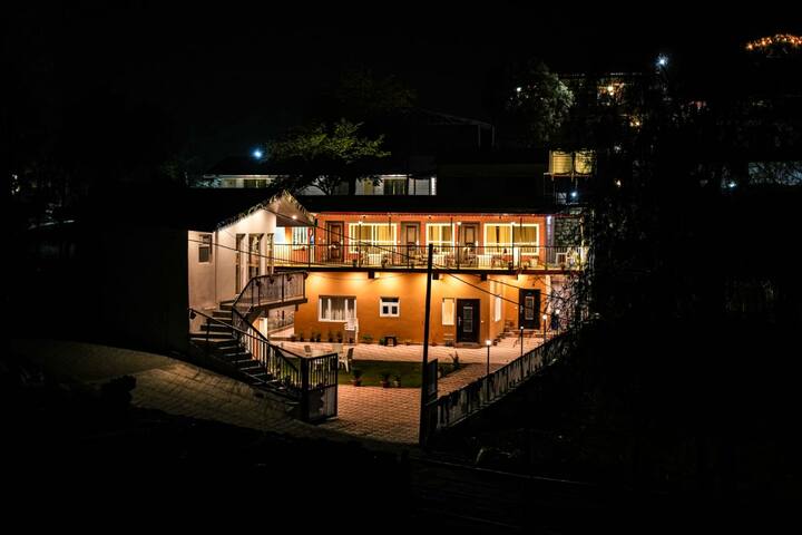 Kusum Kunj-7br |Valley Of Flowers | Mussoorie - Mussoorie