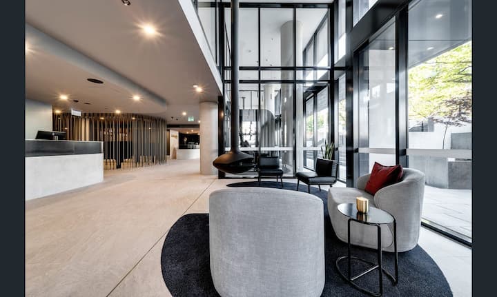 Premium 2b2b@cbd#freeparking#wifi#netflix#gym#pool - Canberra