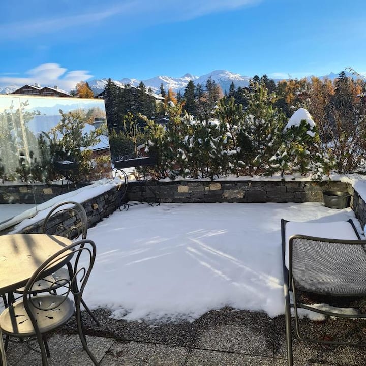 Grand Studio Avec Terrasse Et Piscine - Crans-Montana