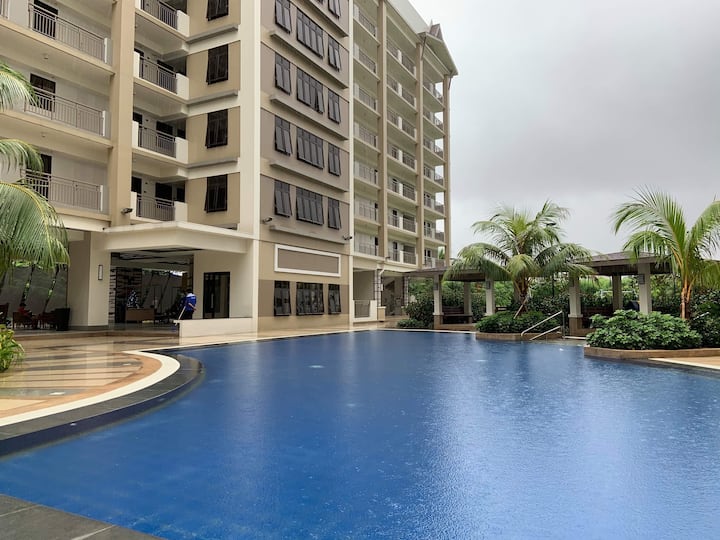 Estellar Resort Condotel - Muntinlupa