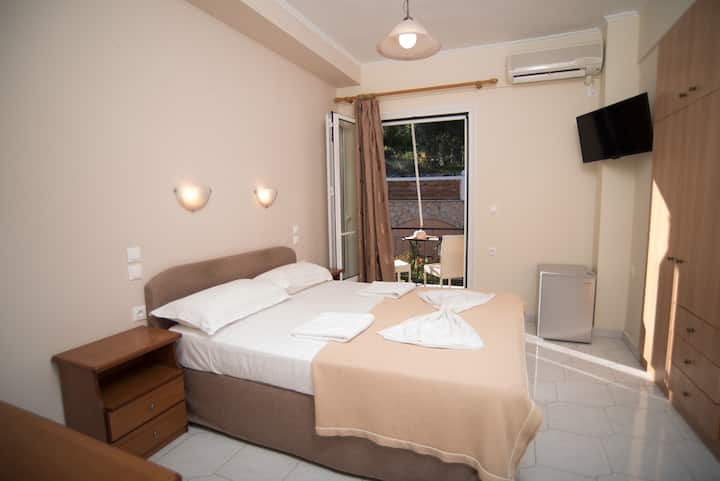 Double Room With Mountain View - Лефкас