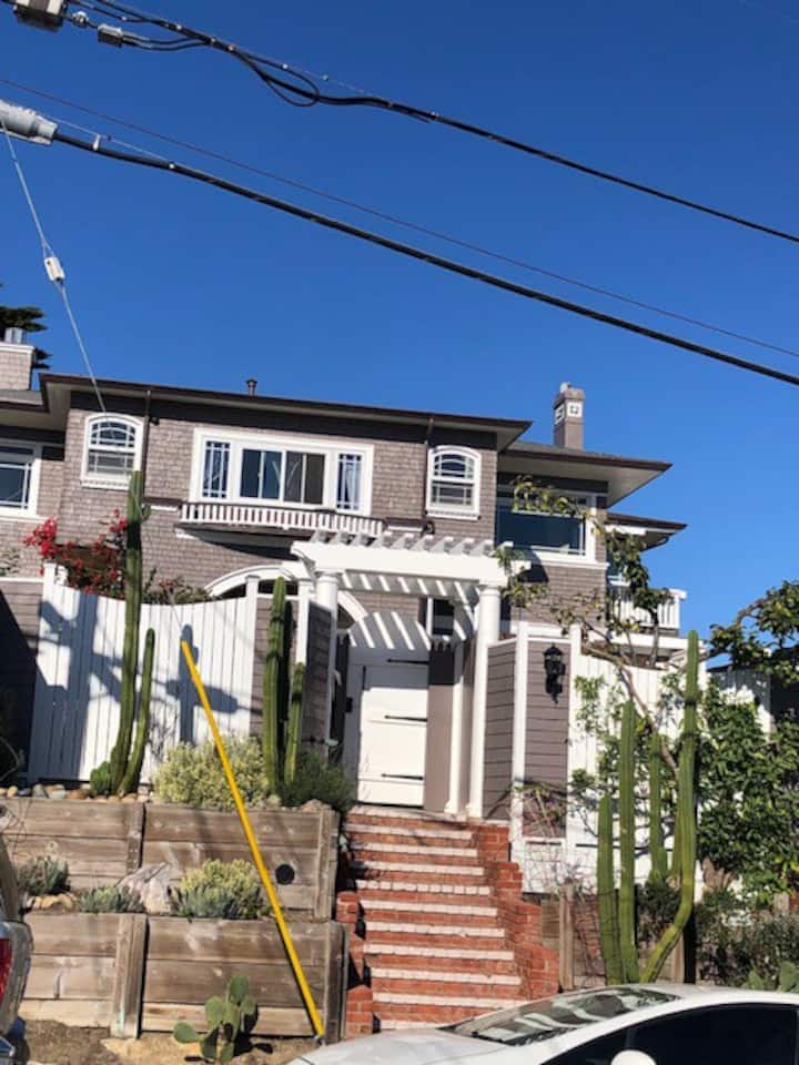Cannery Row - Walking Distance - Pacific Grove, CA