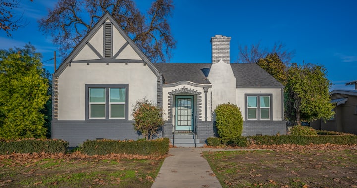 Private 2 Bedroom, 1 Bath Studio - Madera, CA