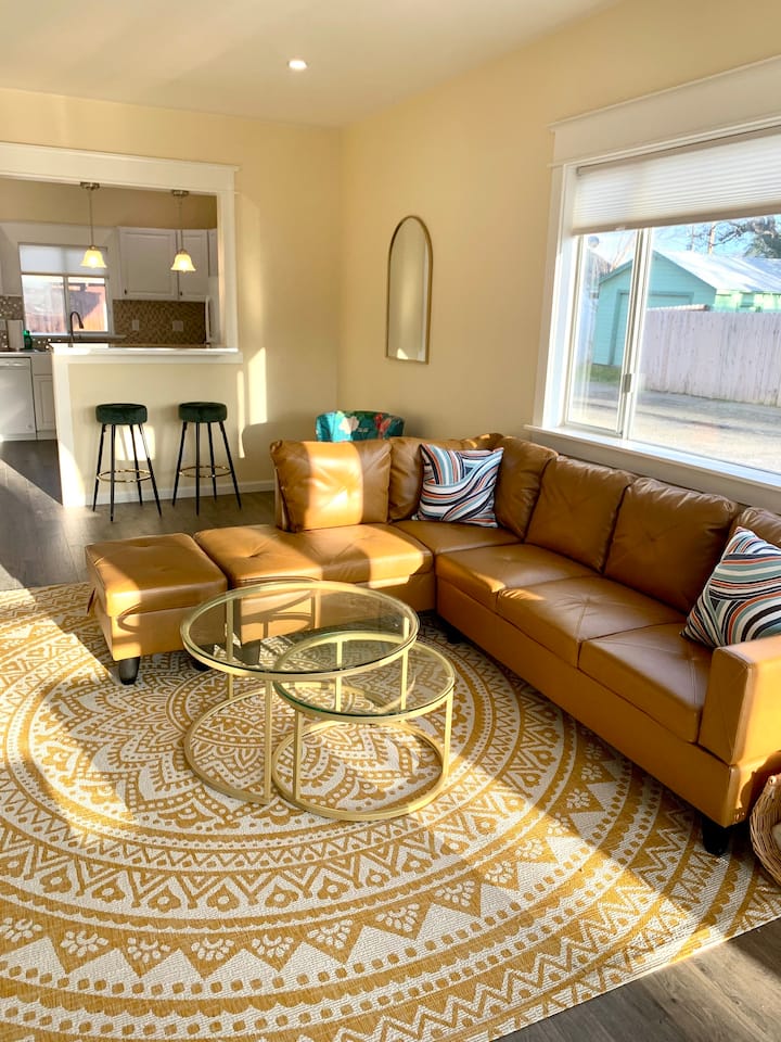Welcome To Walnut Ave! - Redding, CA