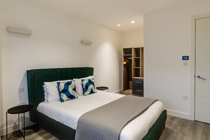 Stylish Flat With Free Parking Near Syon Lane - Brentford