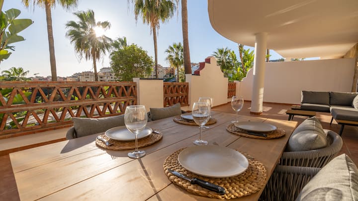Riviera Apartment. Heated Pool, Bar, Big Terrace. - Calahonda
