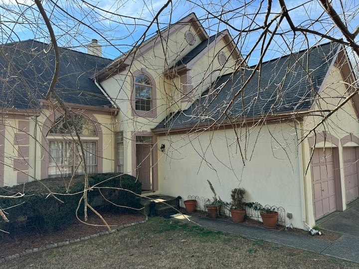 Queen Room In Marietta, Ga - Marietta