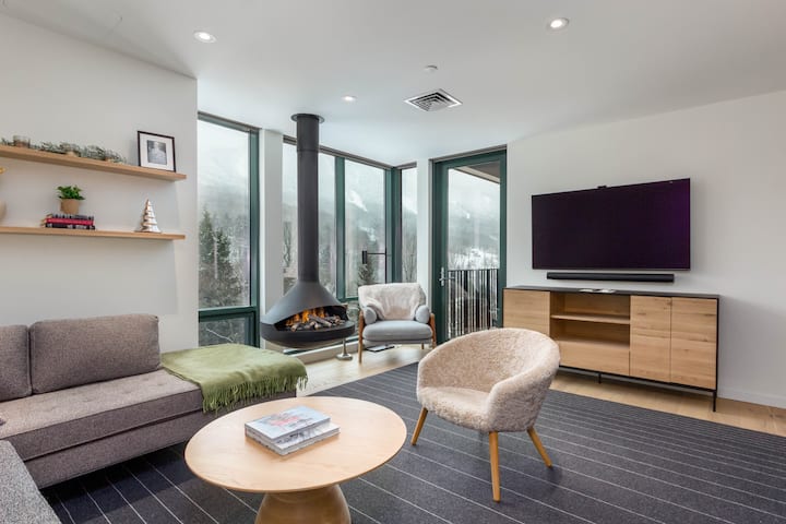 New! Walk To Lift 3br Residence W/ Mountain Views - Stowe