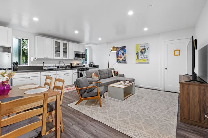 Charming 1br Venice Gem – Parking Included! - Venice Beach, CA