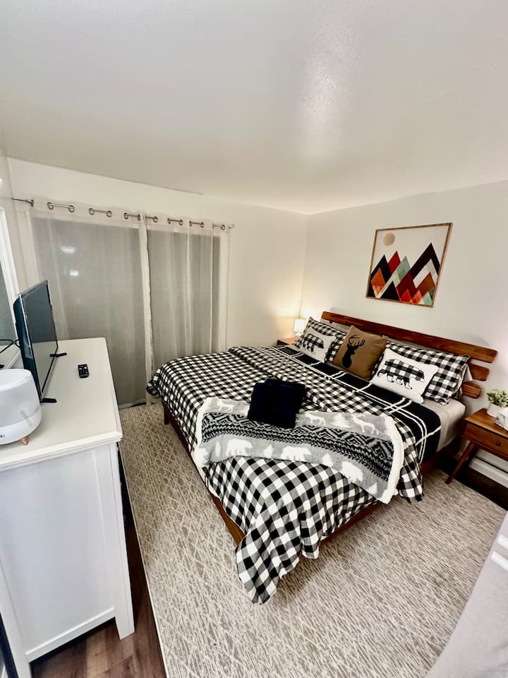 Tyrolean Village Chair 24 - Mammoth Lakes, CA