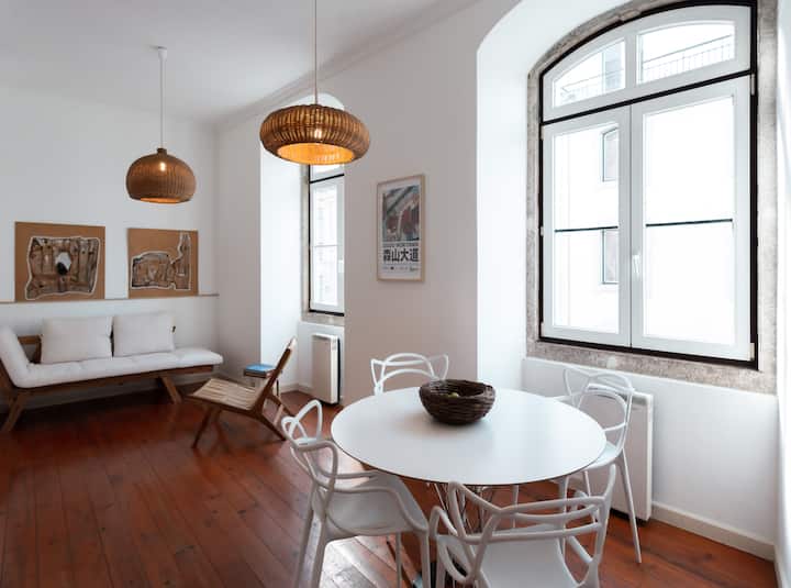 Beautiful Historical Apartment In Baixa - Lisbon