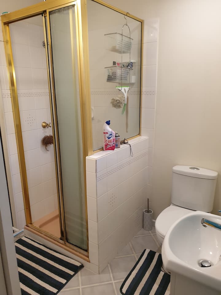 Granny Flat @ Boyne - Gladstone Central