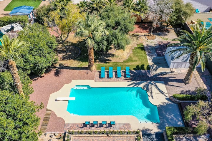 Luxury 4br Home & Pool 9 Min From Las Vegas Strip - Las Vegas, NV