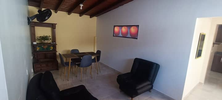 Apartamento Amoblado En Laureles - Medellín, Colombia