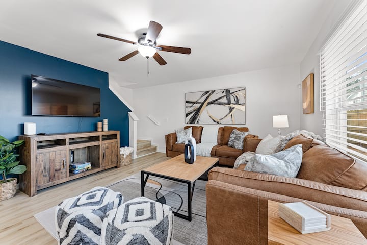 Pet Friendly, Clean, Quiet, Office, Fenced-yard - Stone Mountain