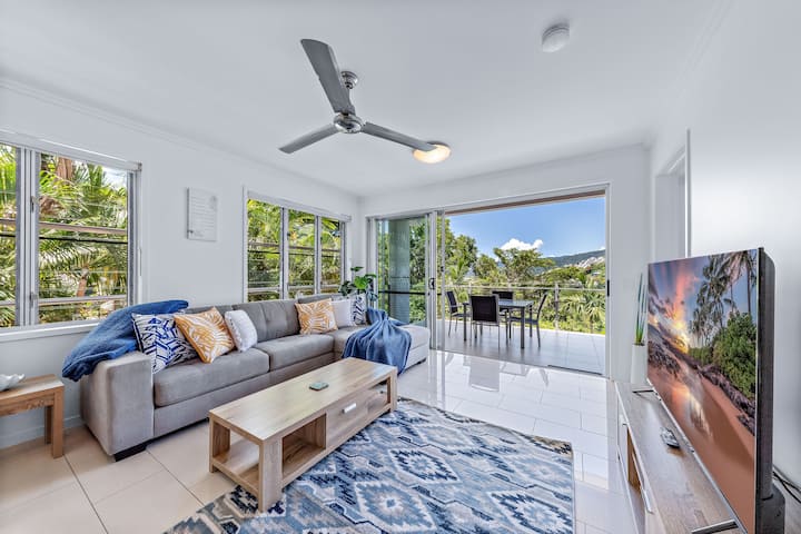 Gorgeous One Bedroom Apartment - Ocean&garden View - Whitsundays