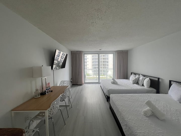 Studio Retreat With Balcony And Partial Ocean View - Sunny Isles Beach, FL