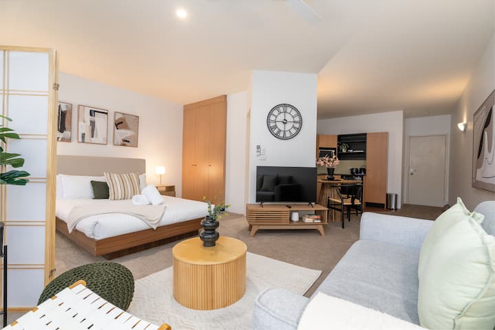 Stylish Studio Apt | 2 Mins To Kingston Foreshore! - Canberra