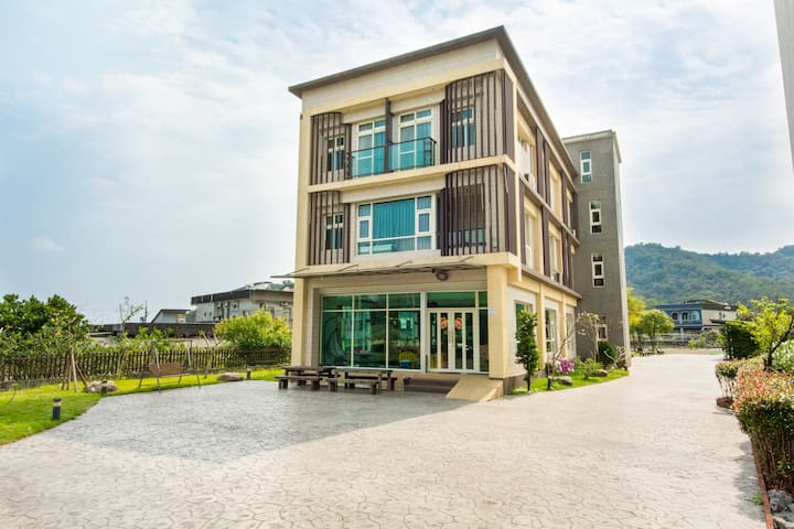 流星語Villa 22人包棟開8房 - 宜蘭縣