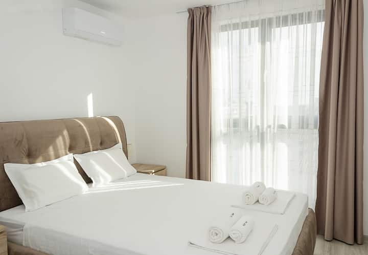 Modern Haven In Varna : Retreat With Chic Ambiance - Varna