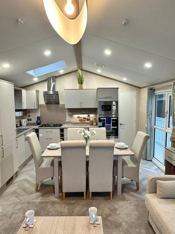 Luxury Lodge Holidays, Essex - Brightlingsea